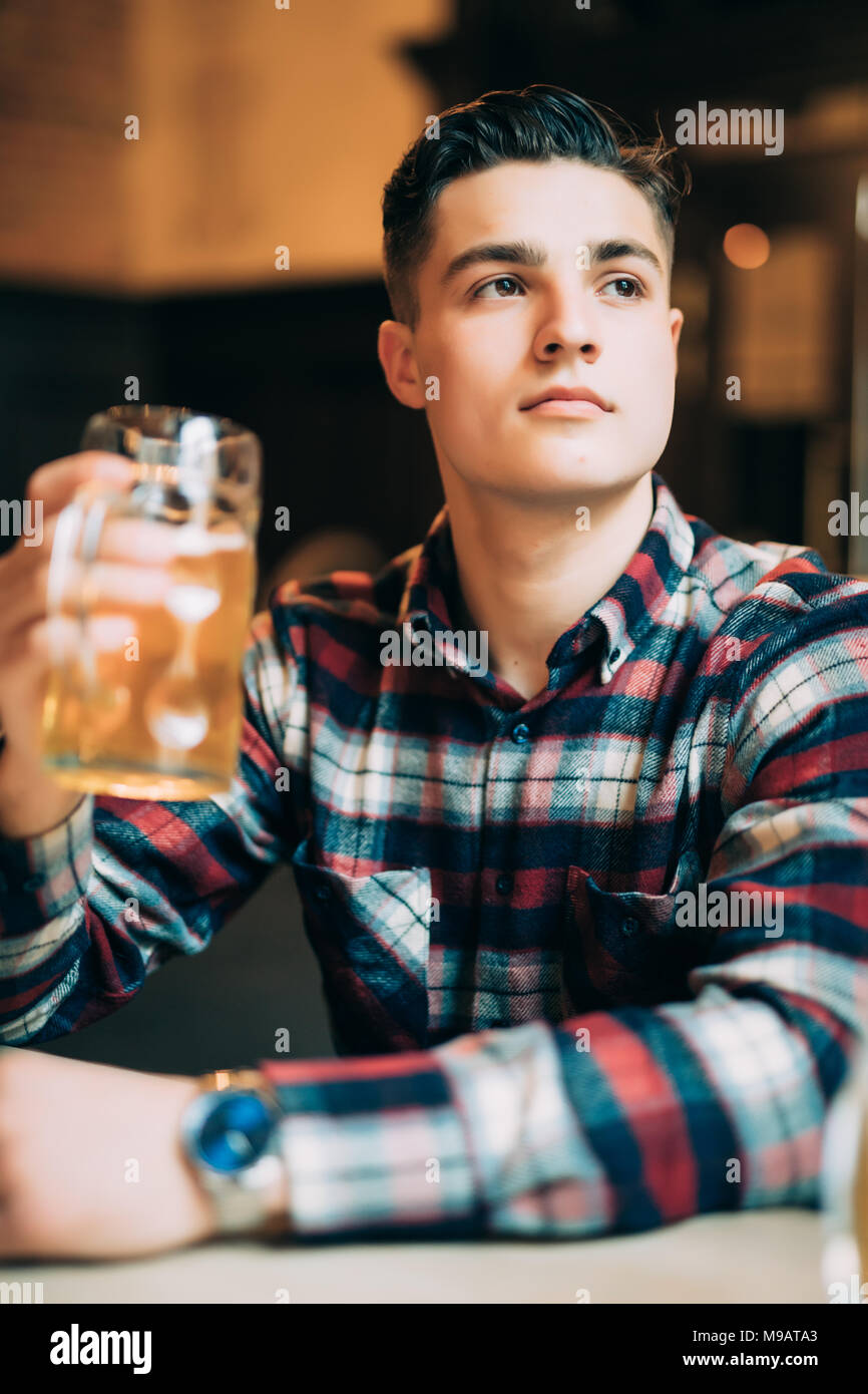 Man drinking beer hi-res stock photography and images - Alamy