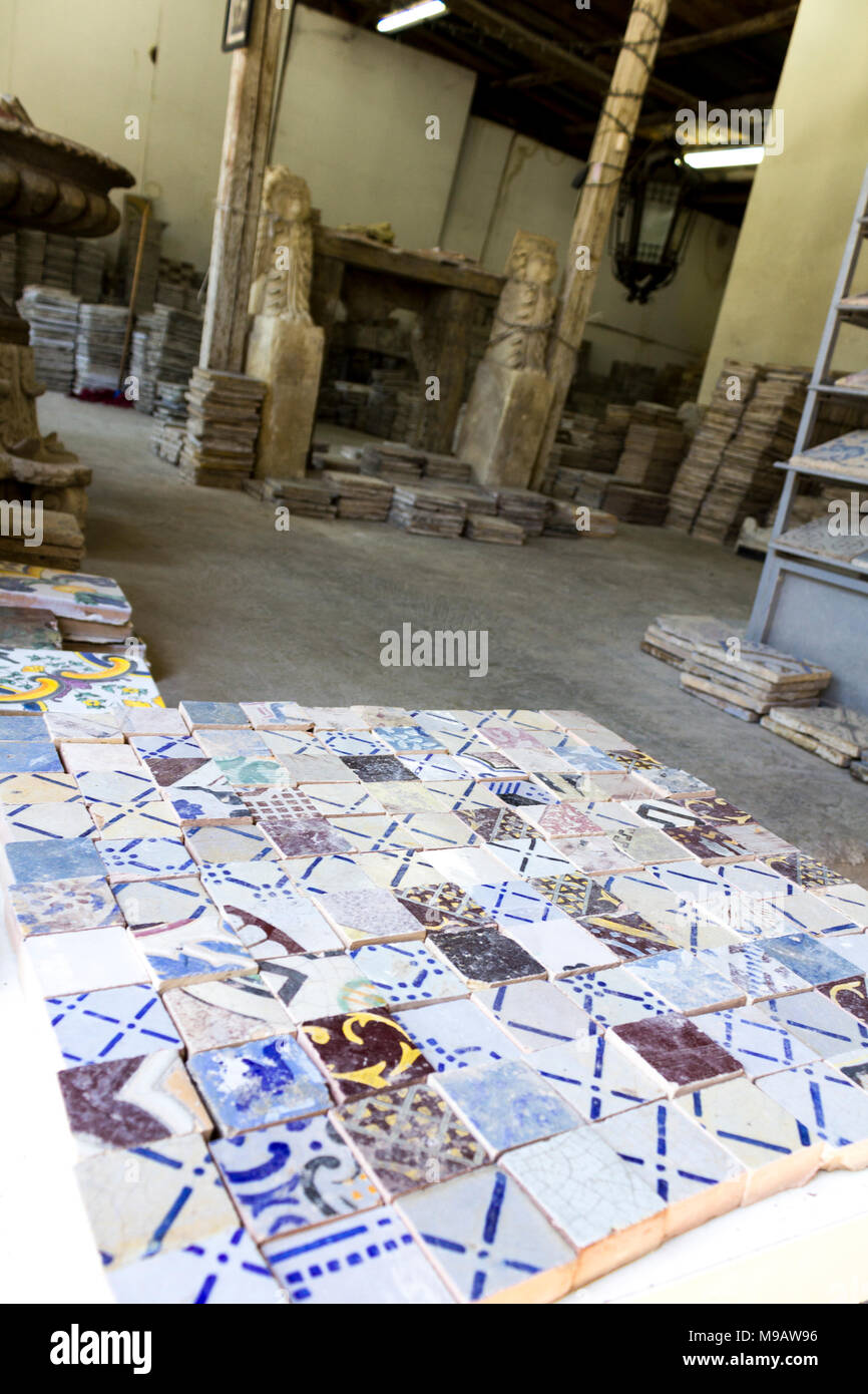 Tactile tiles hi-res stock photography and images - Alamy
