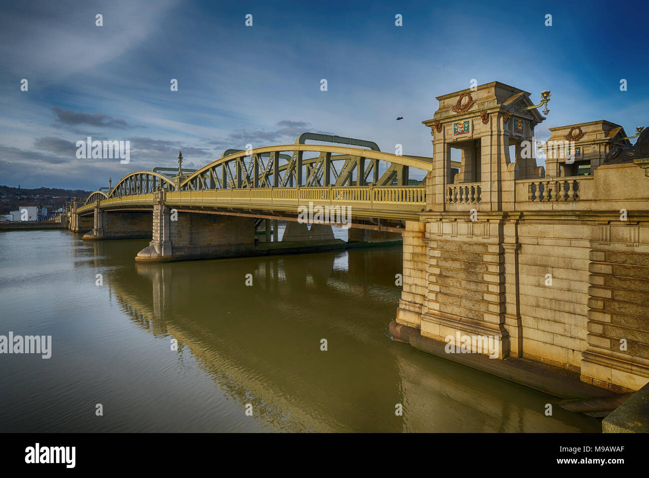 Rochester bridge hi-res stock photography and images - Alamy