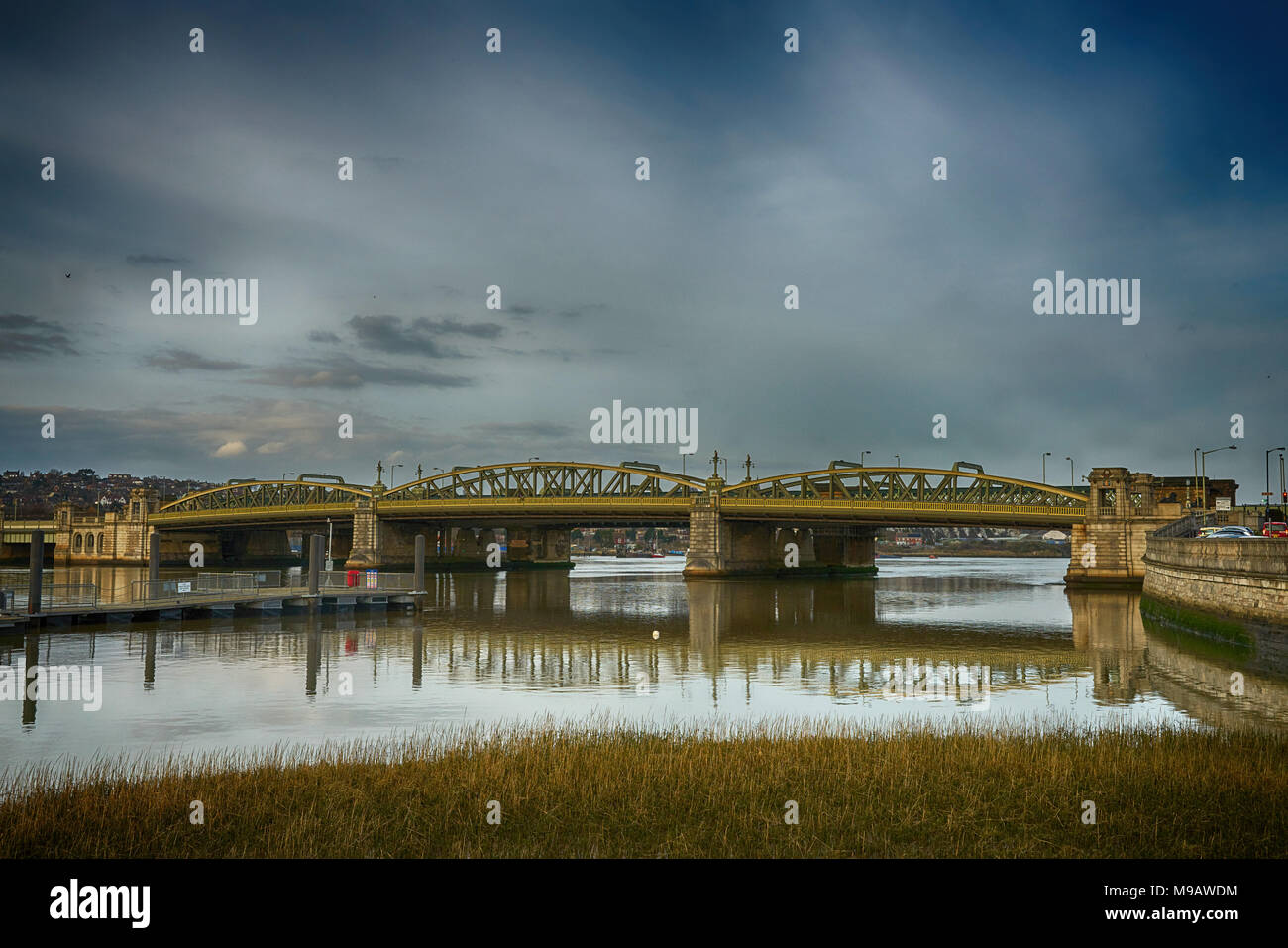 Road bridge rochester hi-res stock photography and images - Alamy