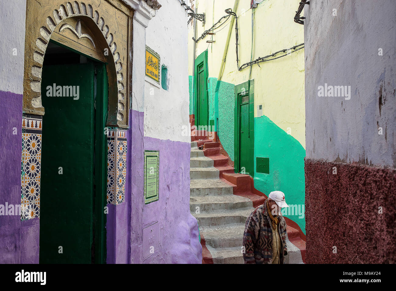 African man painting door hi-res stock photography and images - Alamy