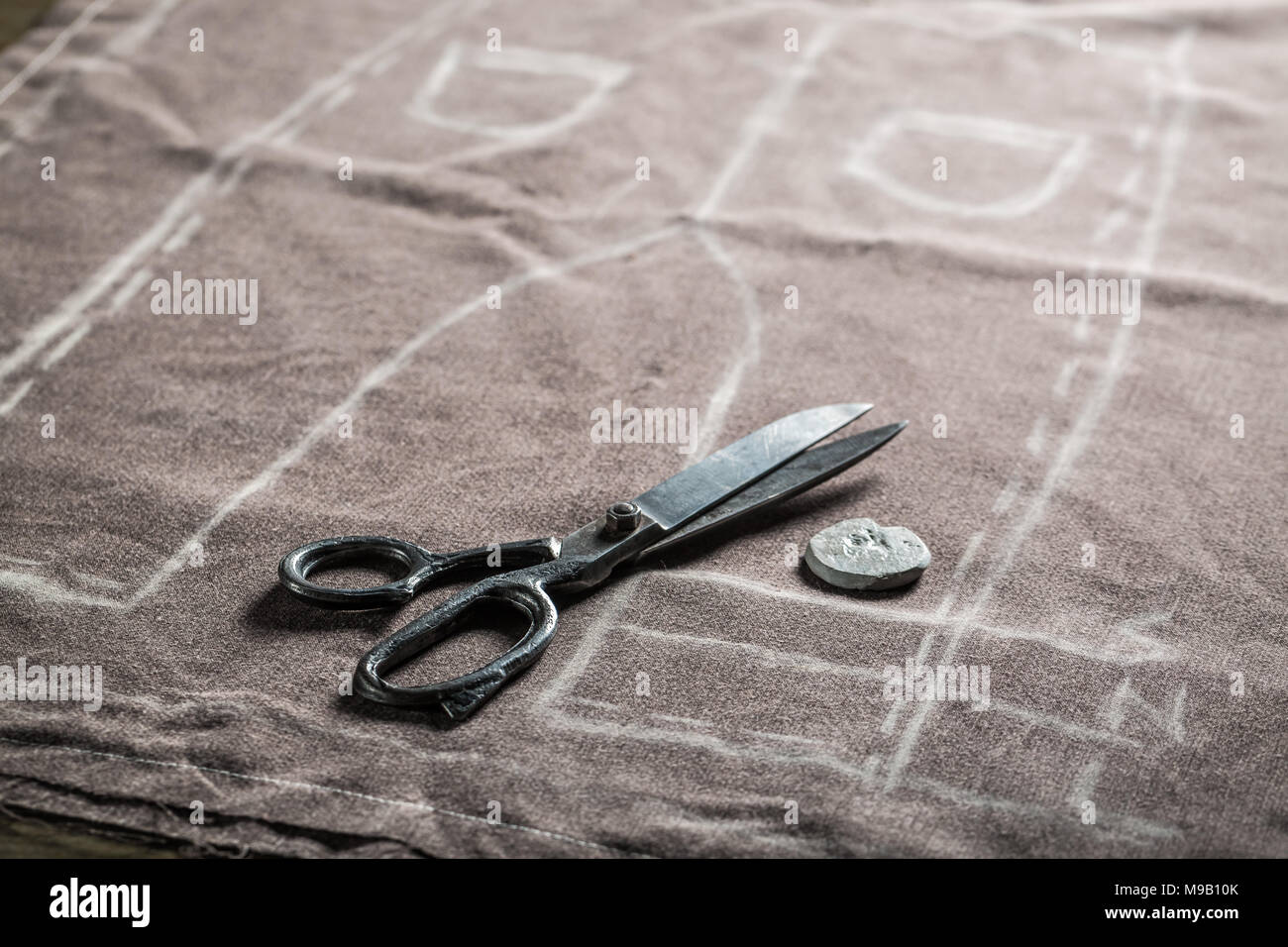 Tailor pattern trousers cloth hi-res stock photography and images - Alamy