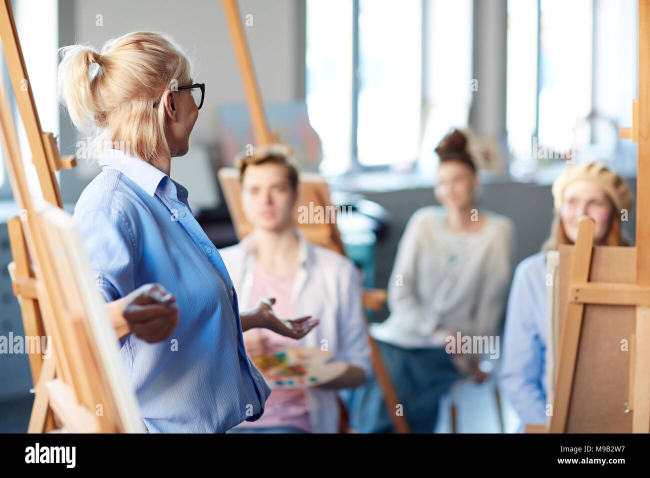 Girl pointing art artwork hi-res stock photography and images - Alamy