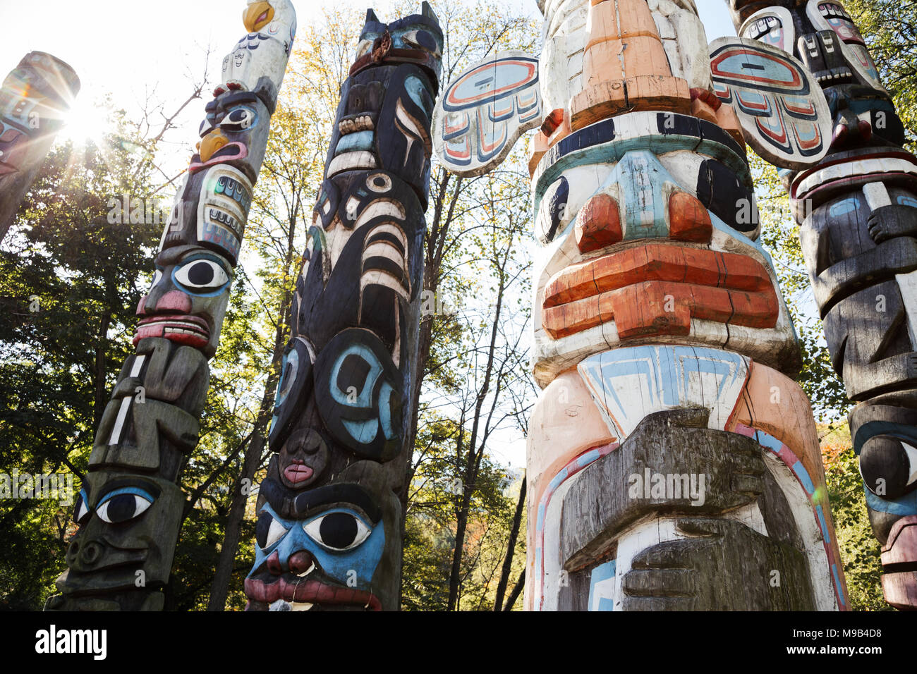 African totem hi-res stock photography and images - Alamy