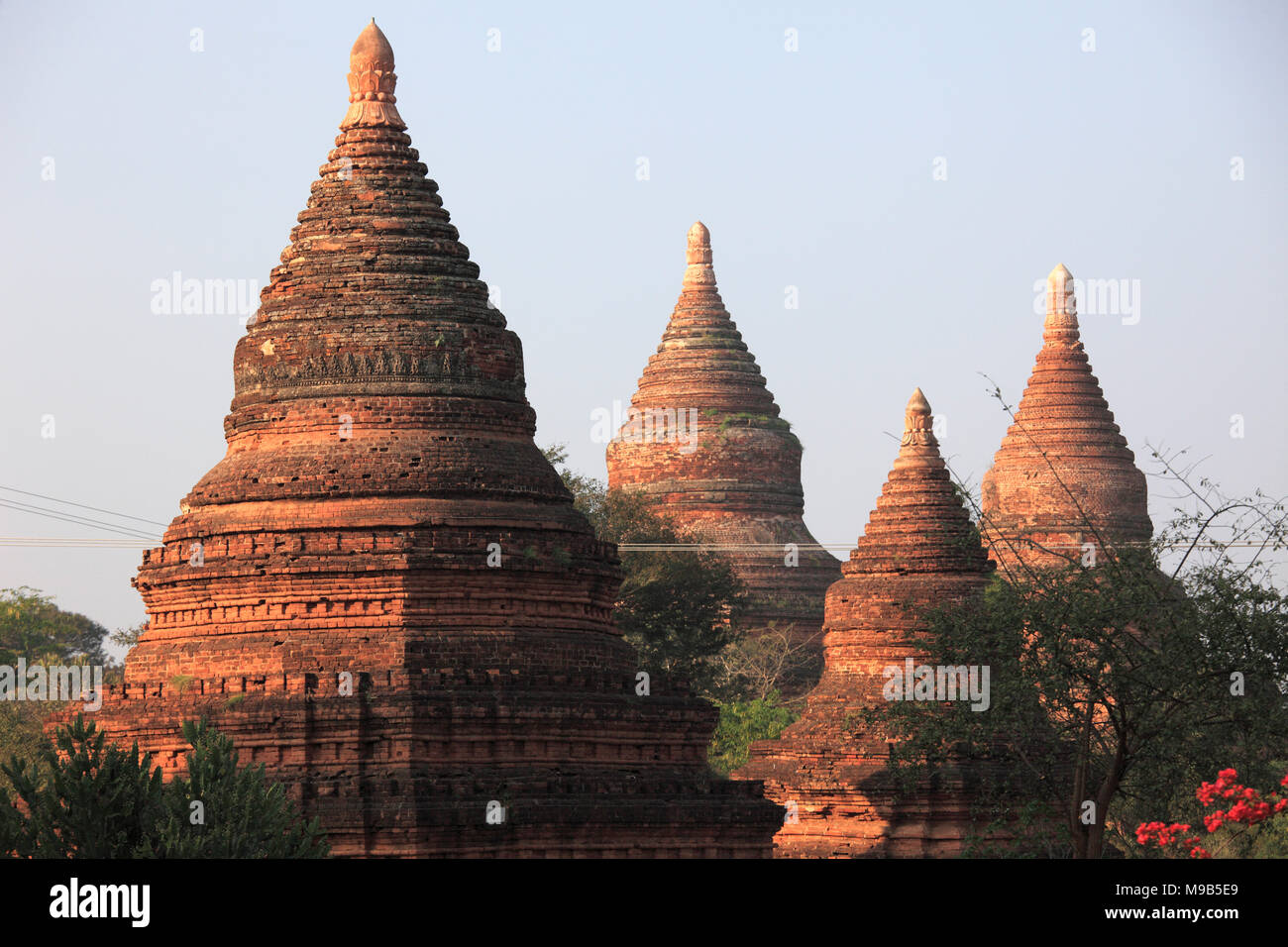 Myanmar monuments hi-res stock photography and images - Alamy