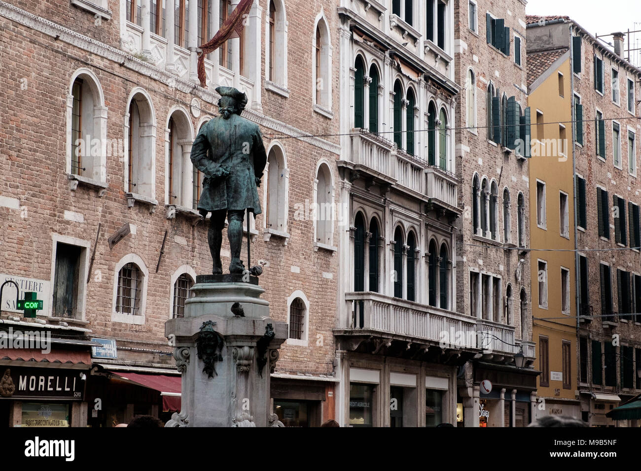 Statue of Carlo Goldoni in the square Campo San Bortolomio, San Marco ...
