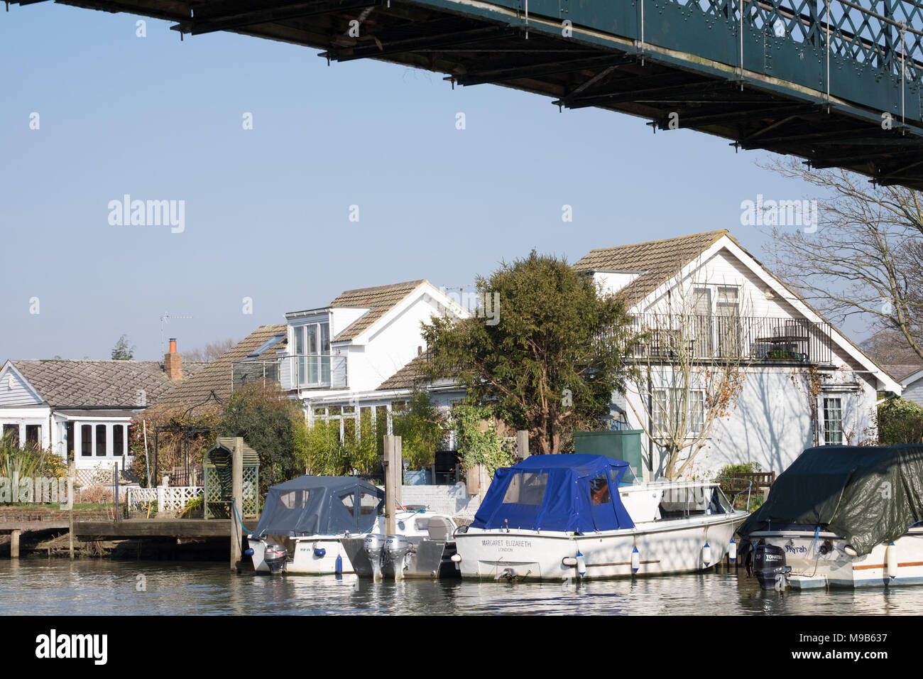 river thames at thames ditton island Stock Photo - Alamy