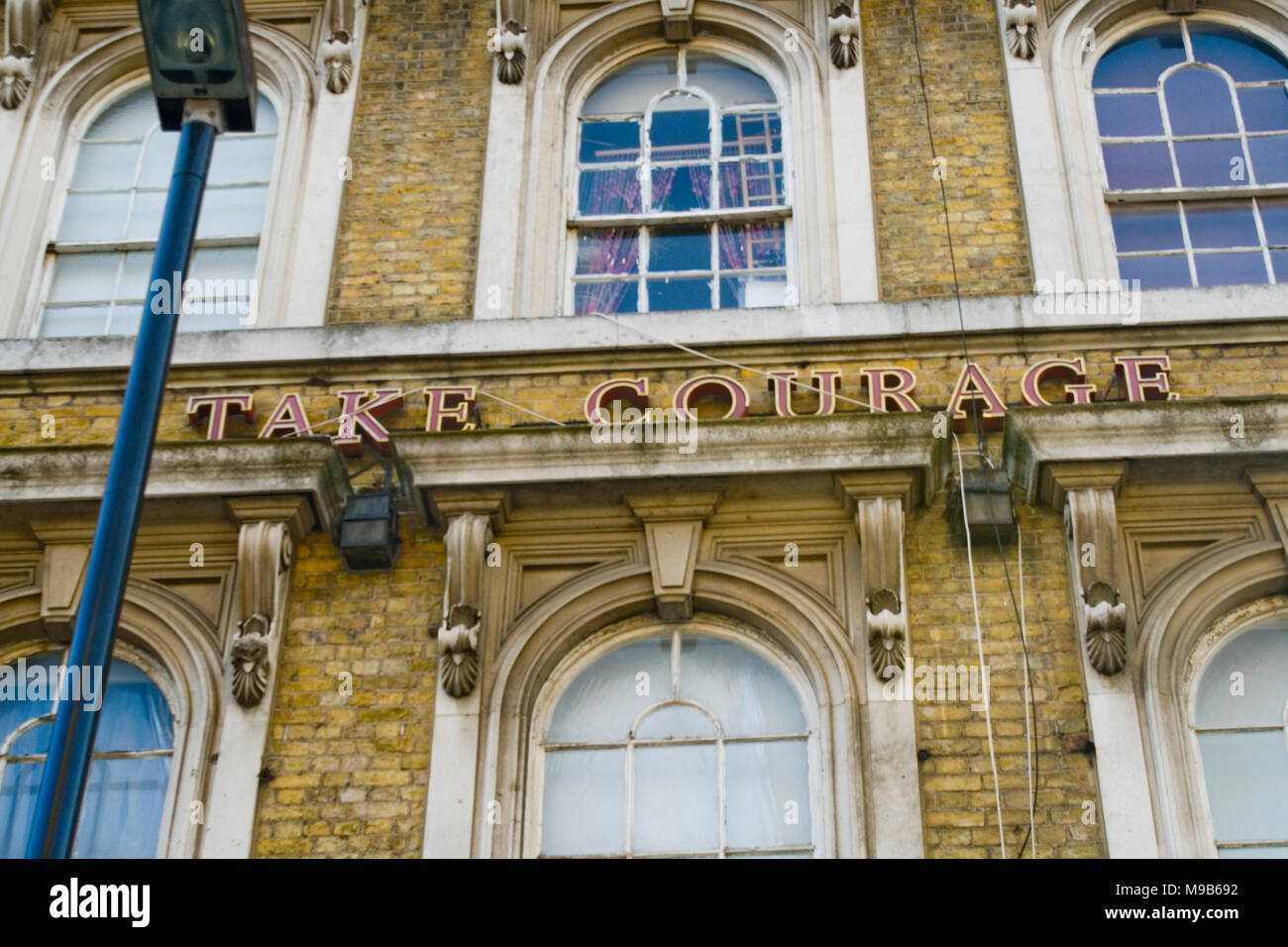 Victorian pub windows hi-res stock photography and images - Alamy
