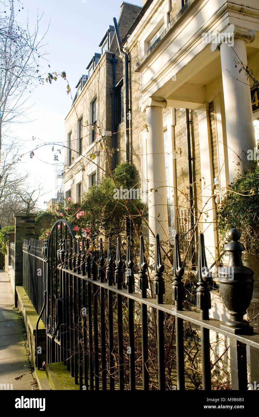 Georgian iron railings hi-res stock photography and images - Alamy