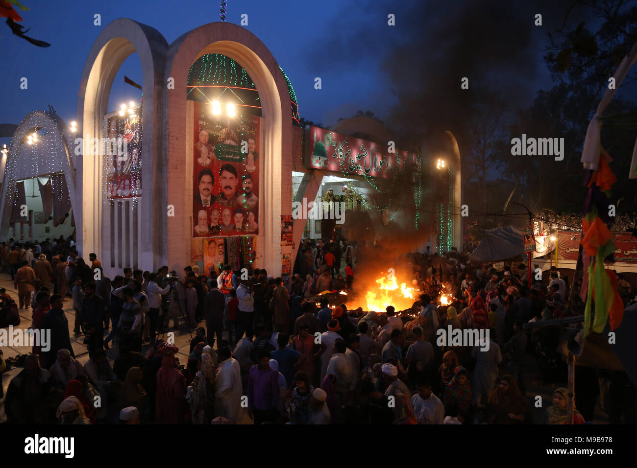 Lahore, Pakistan. 24th Mar, 2018. Pakistani Muslims devotees attended ...