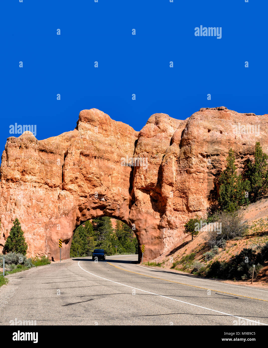 Highway arch hi-res stock photography and images - Alamy
