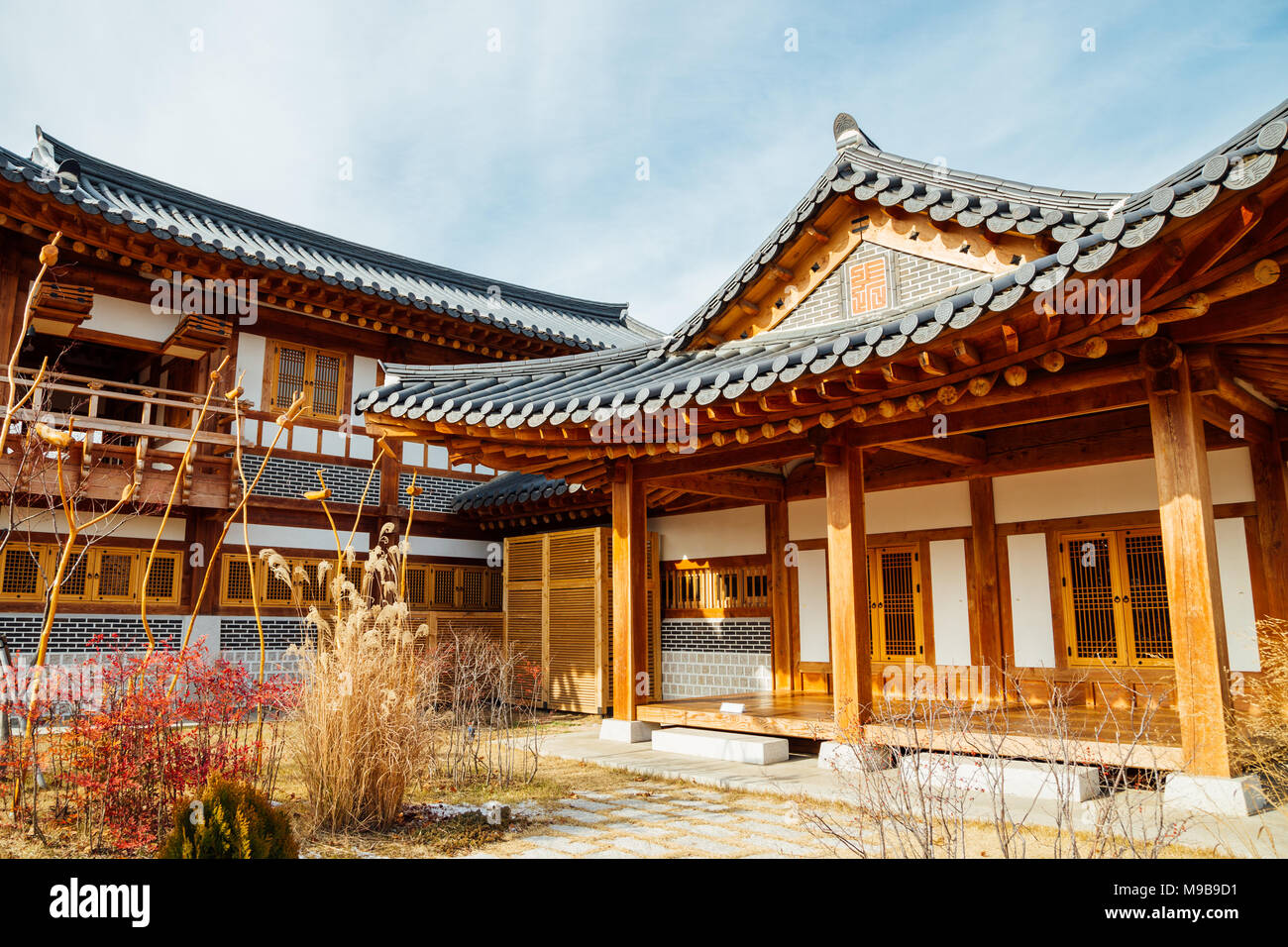 Korean Roof Tile Stock Photos & Korean Roof Tile Stock Images - Alamy