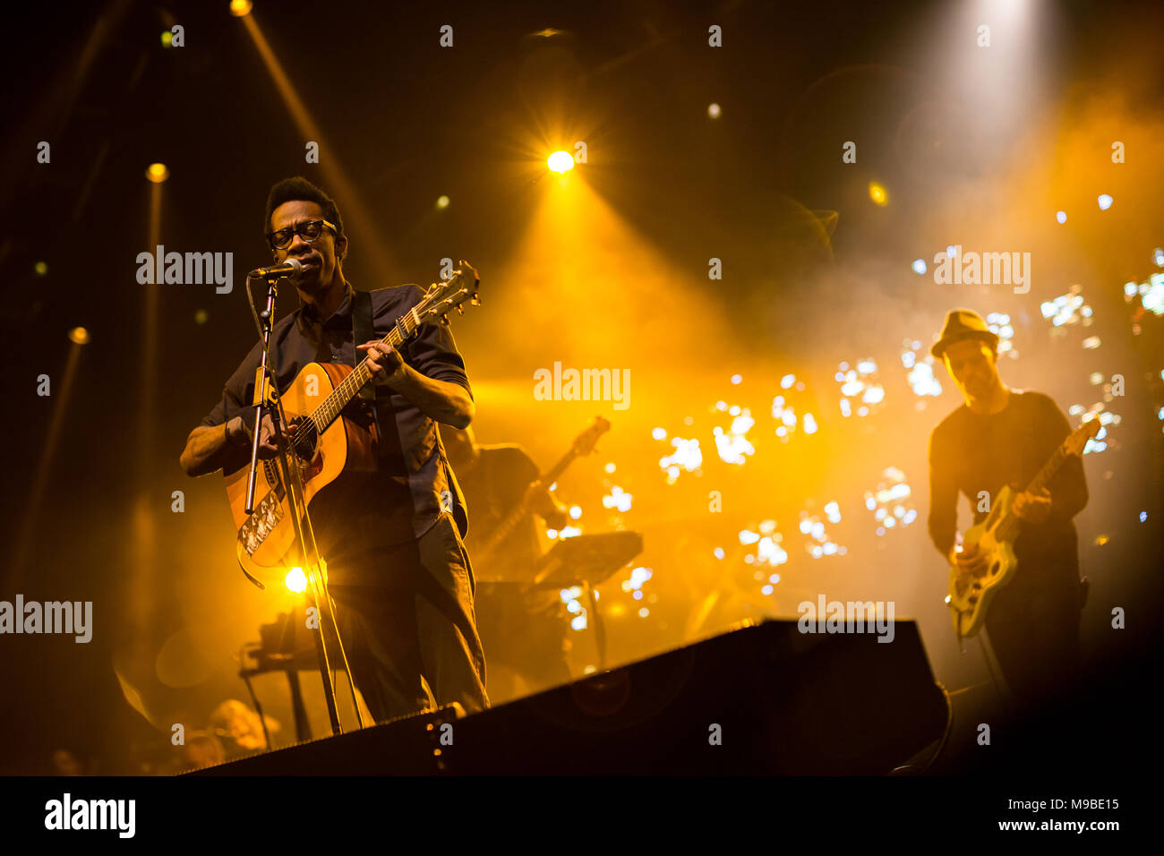 London, UK, 28 November 2014,Grey Reverend sings at the final gig of ...