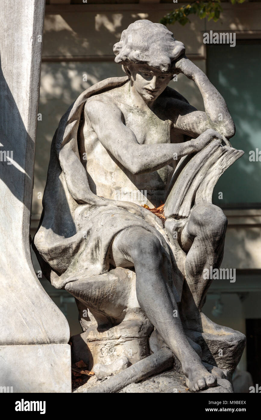 Latin quarter close to sorbonne university hi-res stock photography and ...