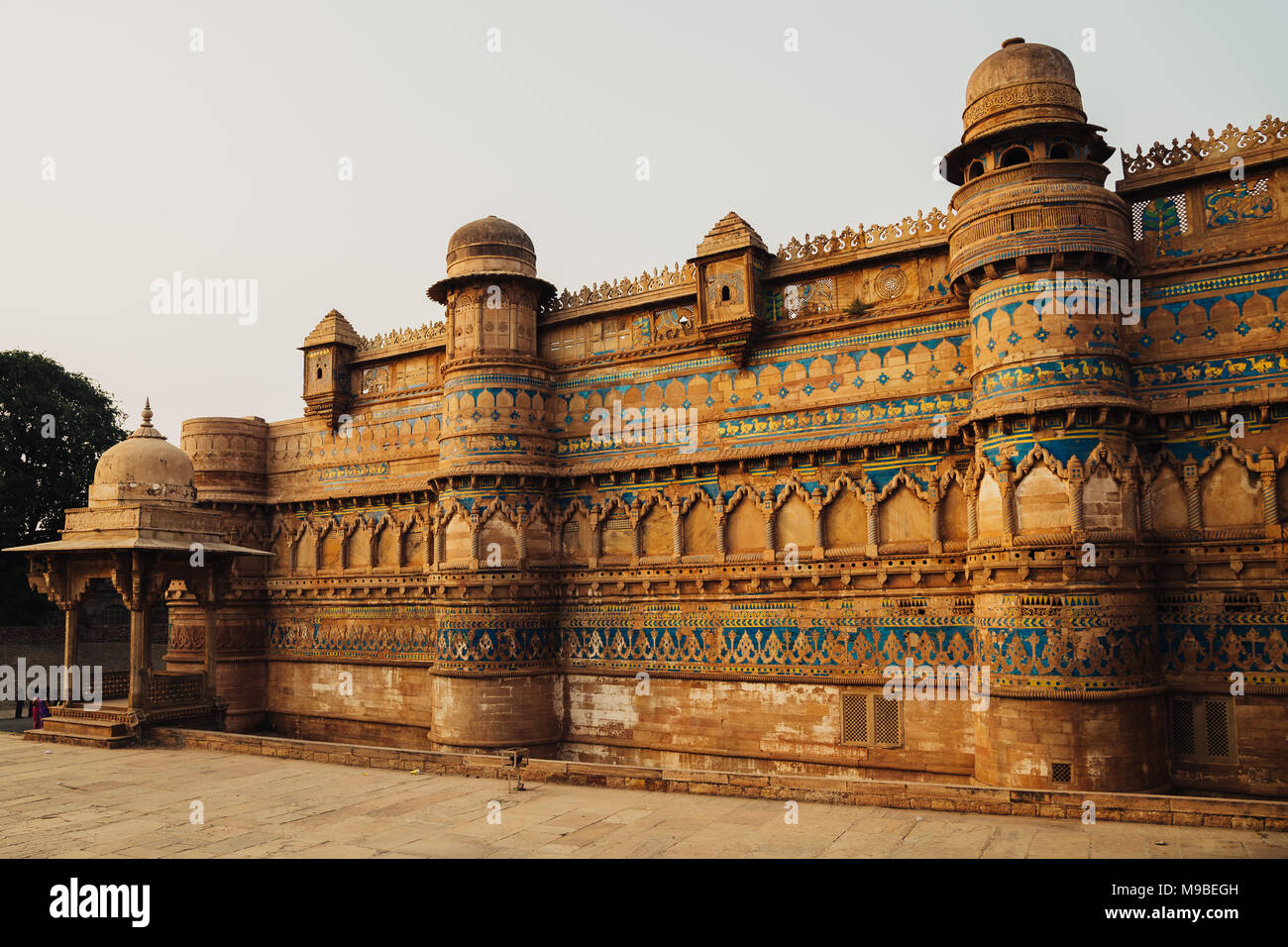 Gwalior fort, ancient architecture in India Stock Photo - Alamy