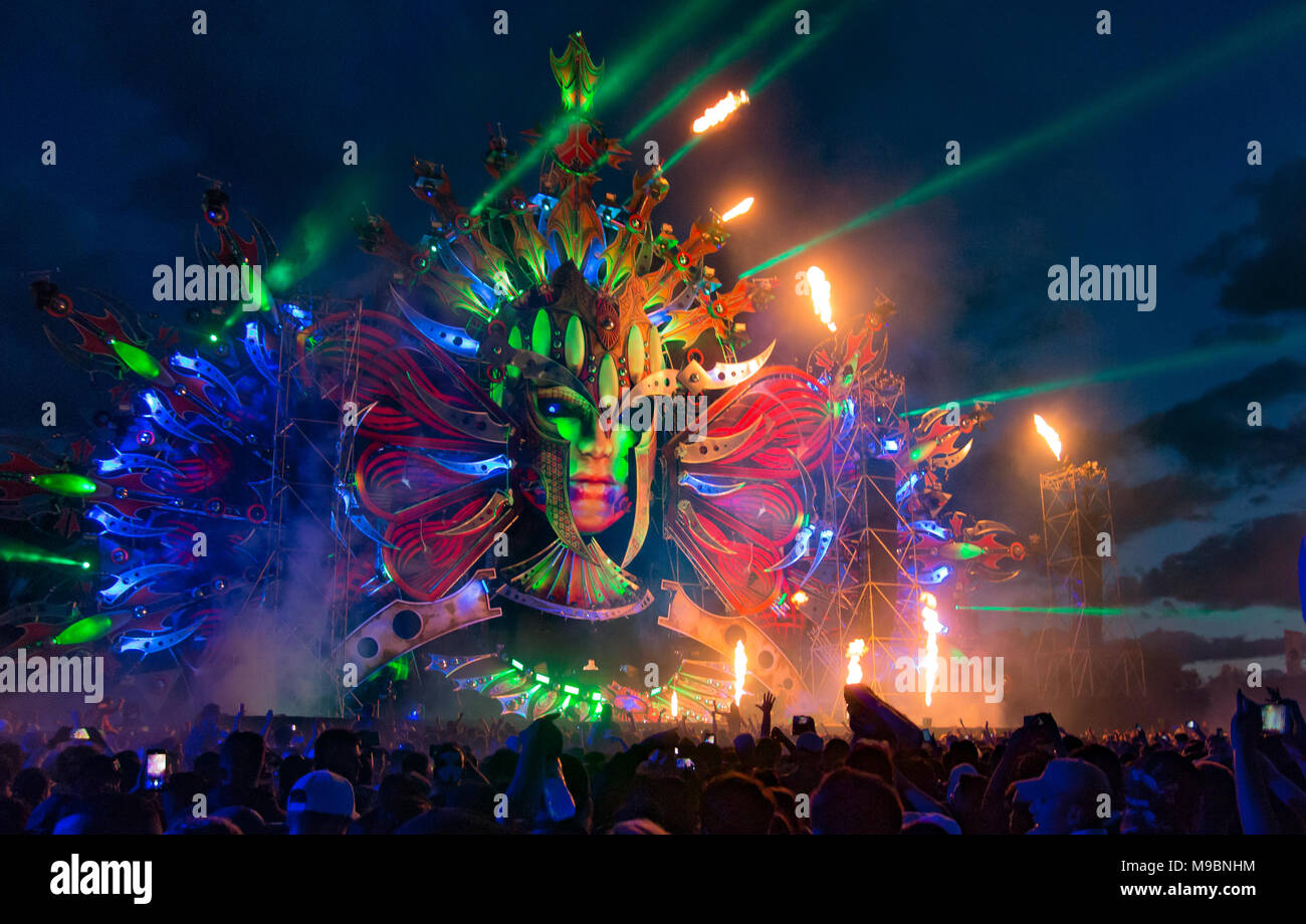 Ravers hi-res stock photography and images - Alamy