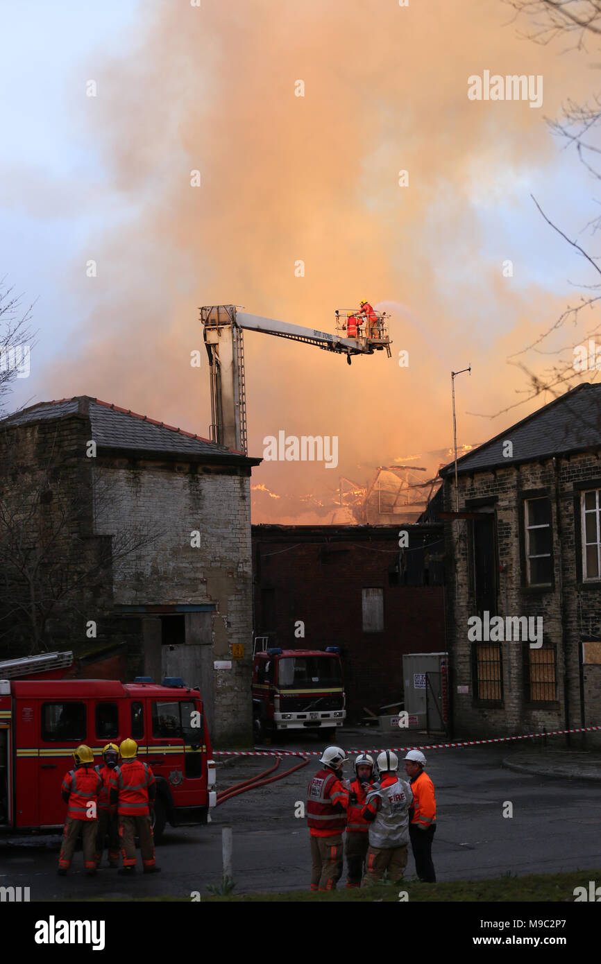 Uk firefighter smoke alarm hi-res stock photography and images - Alamy