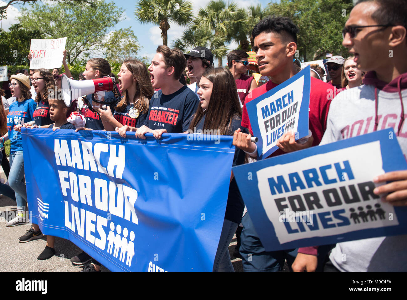 Parkland school survivors hi-res stock photography and images - Alamy