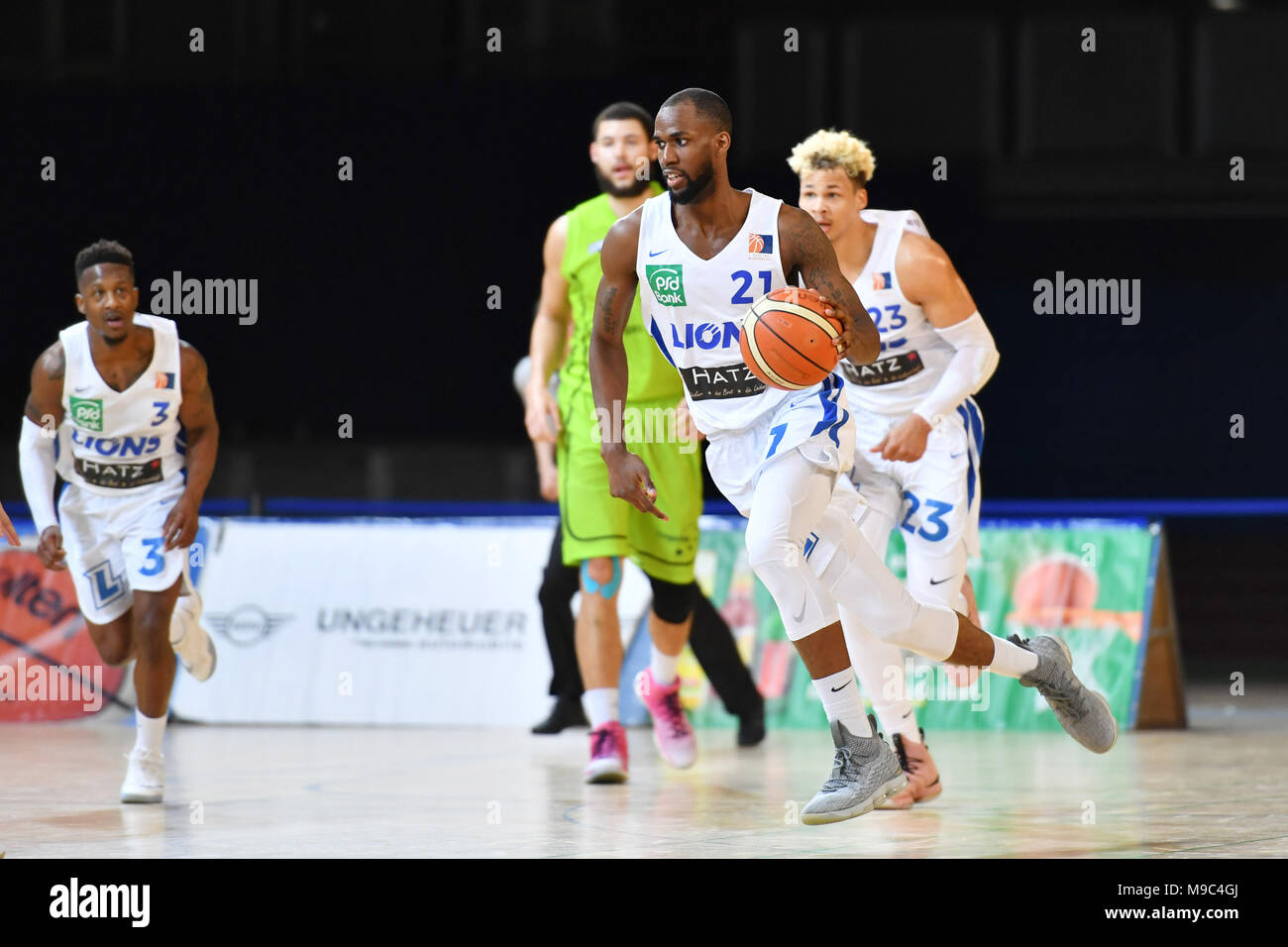 Ps karlsruhe lions hi-res stock photography and images - Alamy