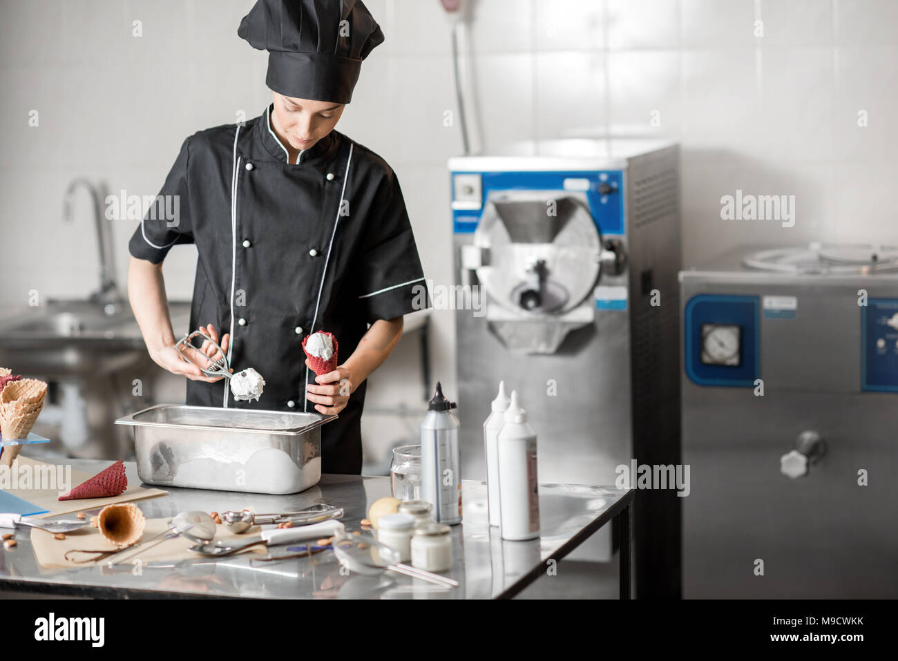 Chef cook making ice cream Stock Photo - Alamy