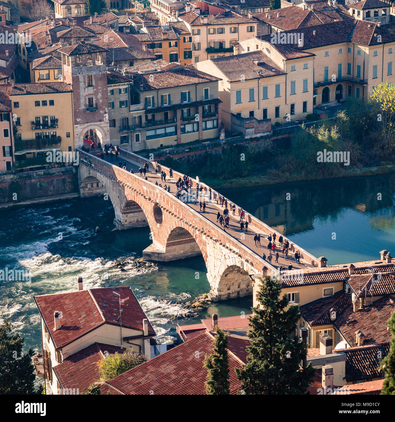 The famous old bridge in verona crosses the adige river hi-res stock photography and images - Alamy