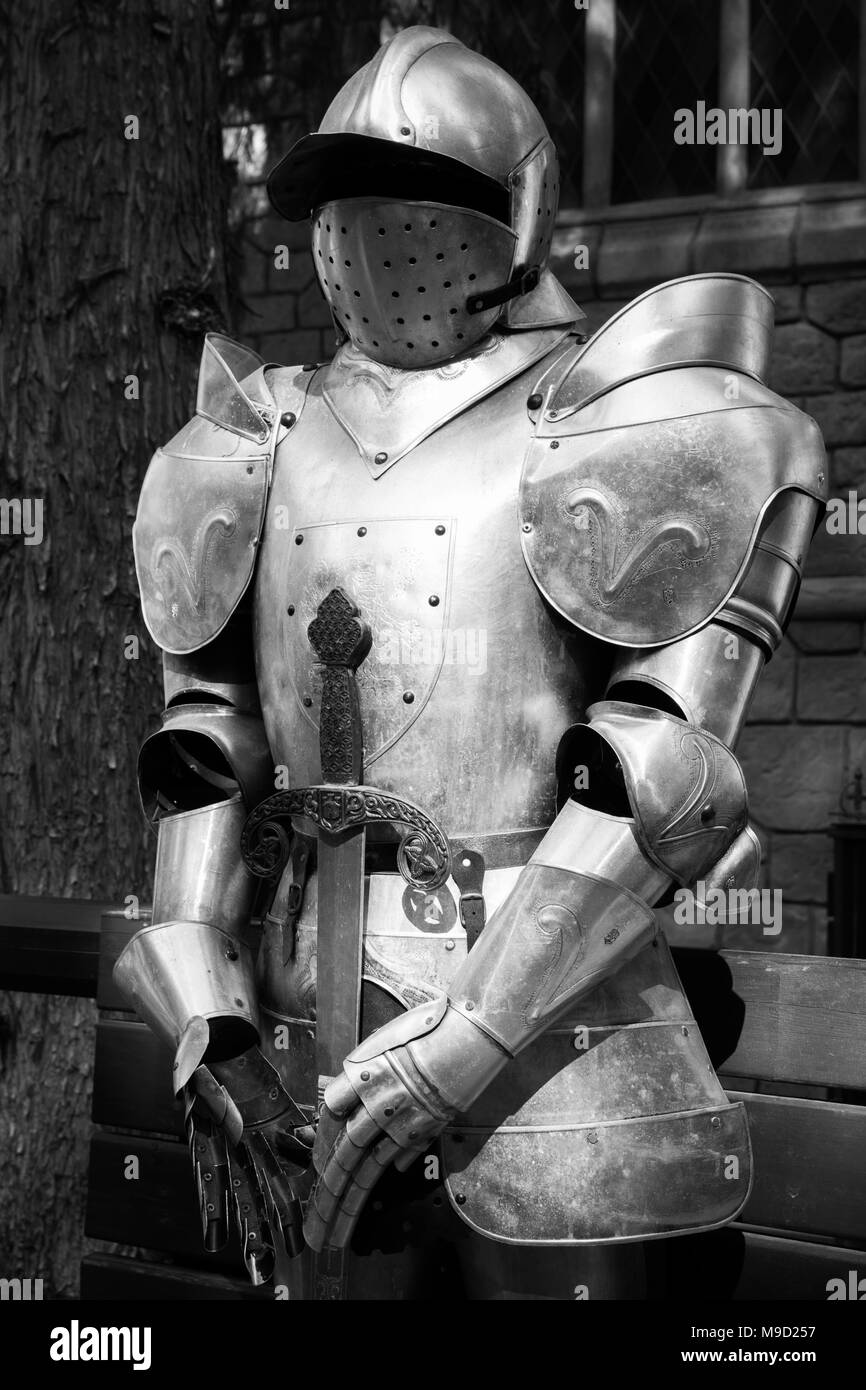 Medieval armor hi-res stock photography and images - Alamy