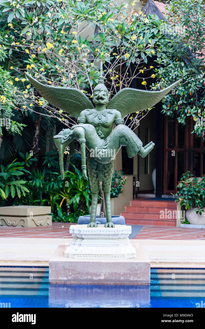 Statue woman swimming pool hi-res stock photography and images - Alamy