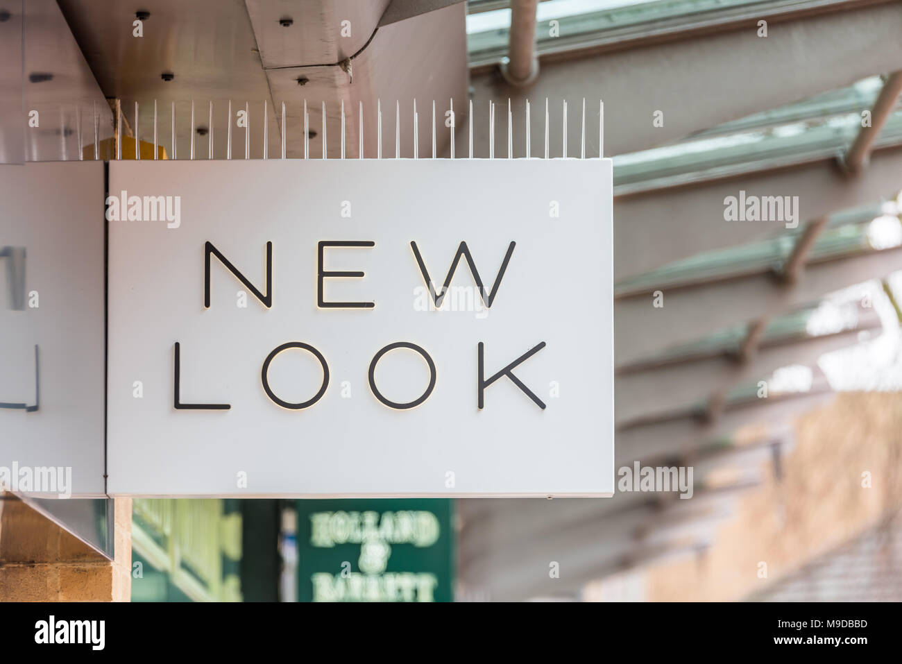 New look logo hi-res stock photography and images - Alamy