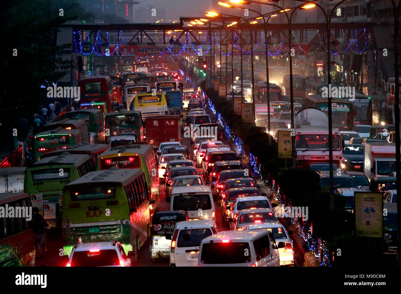 Traffic jam in bangladesh highway hi-res stock photography and images ...