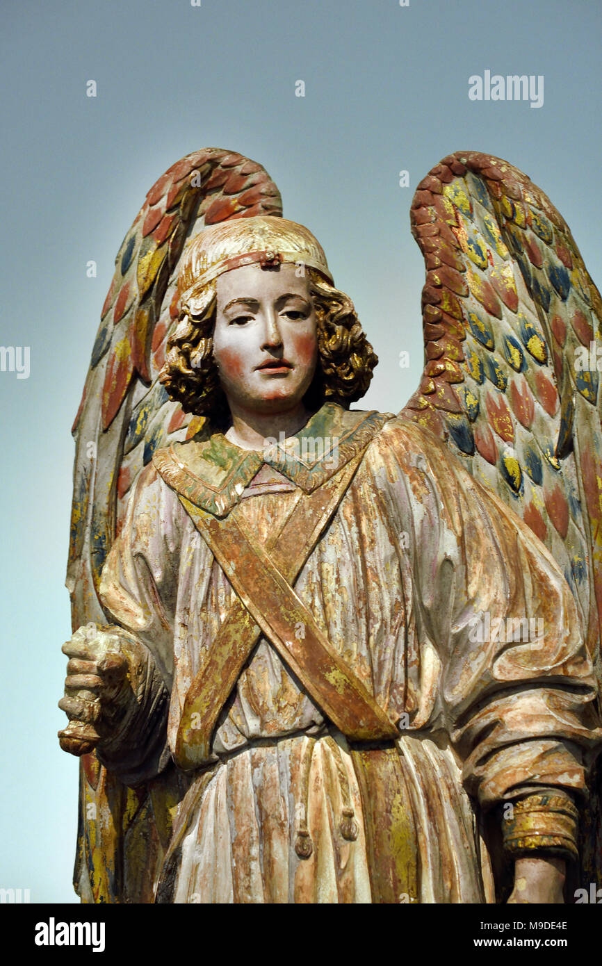 Heraldic Angel 107 x 51 x 30 cm 16th century Portugal, Portuguese ...