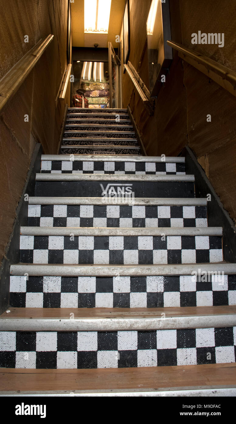 Black and white stairs hallway hi-res stock photography and images - Alamy