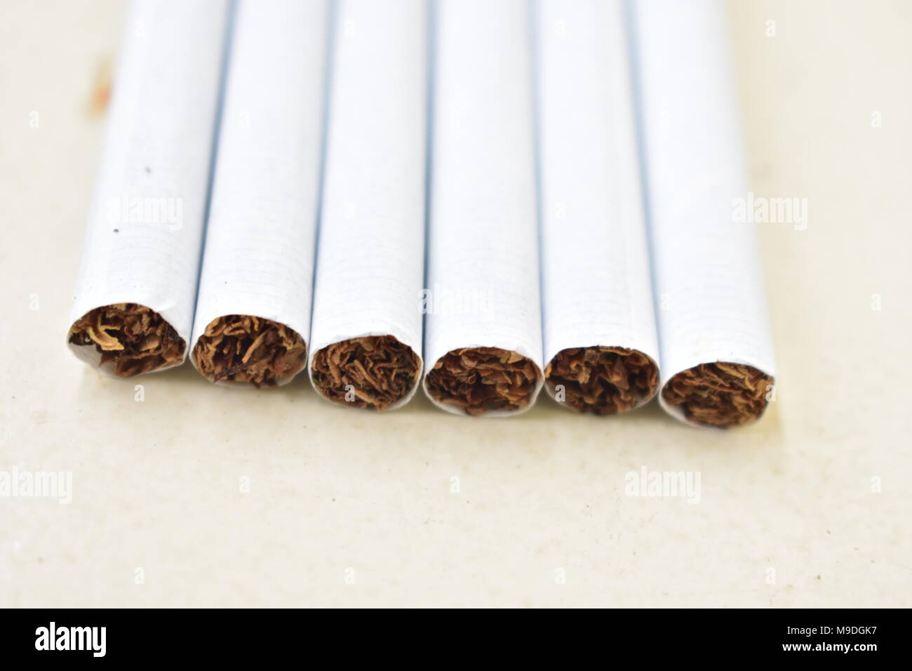 Cigarette pack box top view hi-res stock photography and images - Alamy