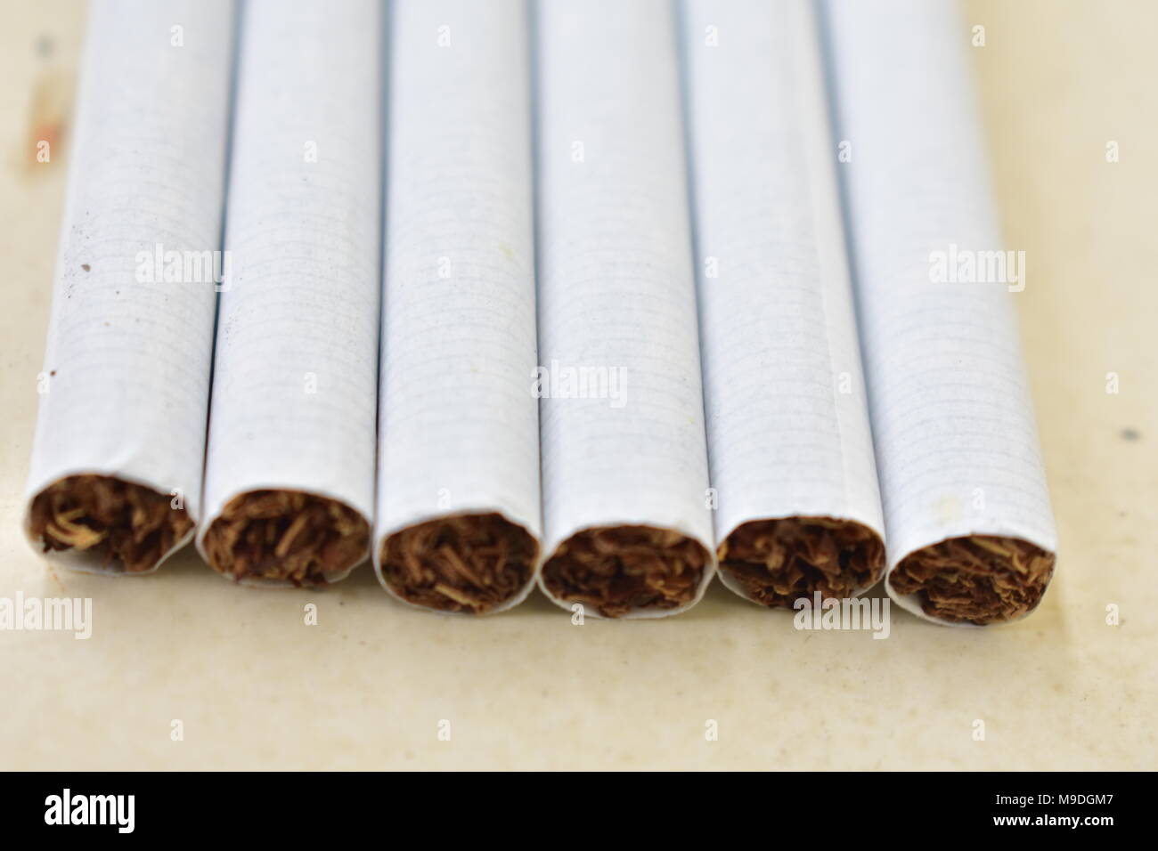 Cigarette pack box top view hi-res stock photography and images - Alamy