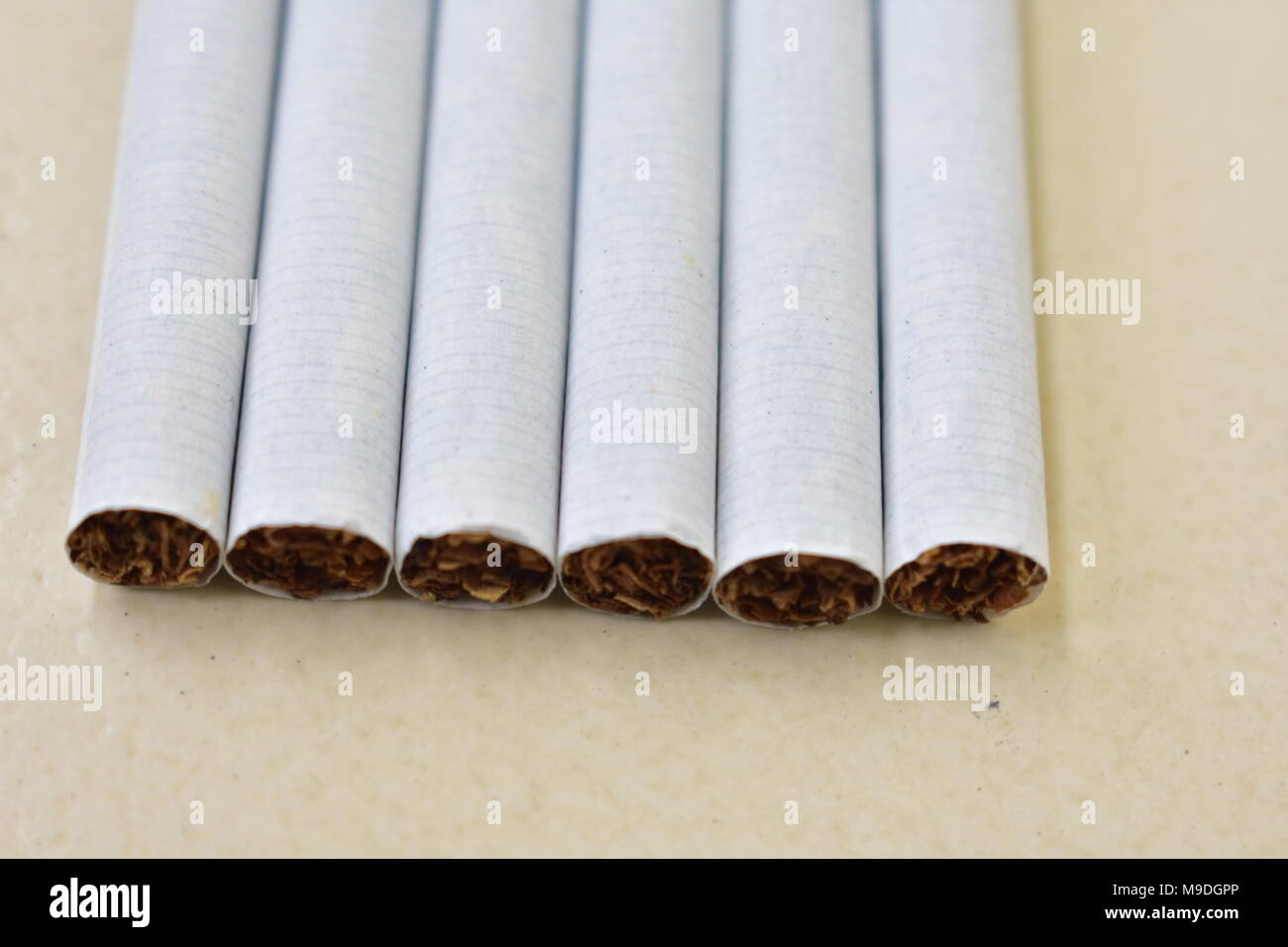 Cigarette pack box top view hi-res stock photography and images - Alamy