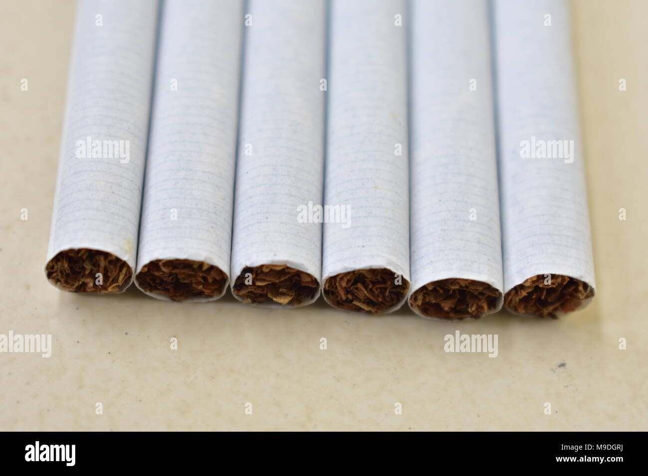 Cigarette pack box top view hi-res stock photography and images - Alamy