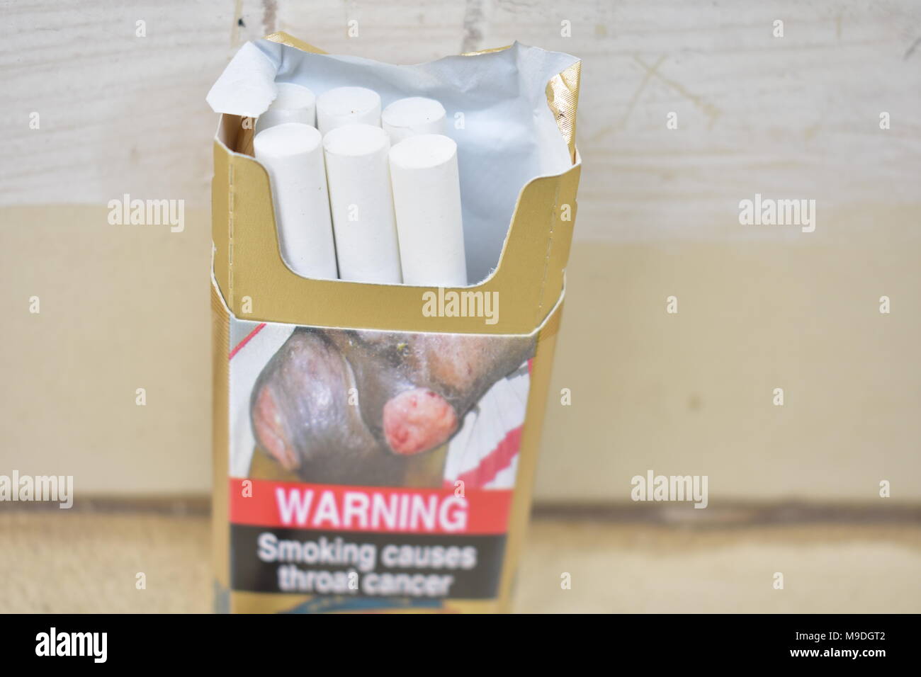 Cigarette pack box top view hi-res stock photography and images - Alamy