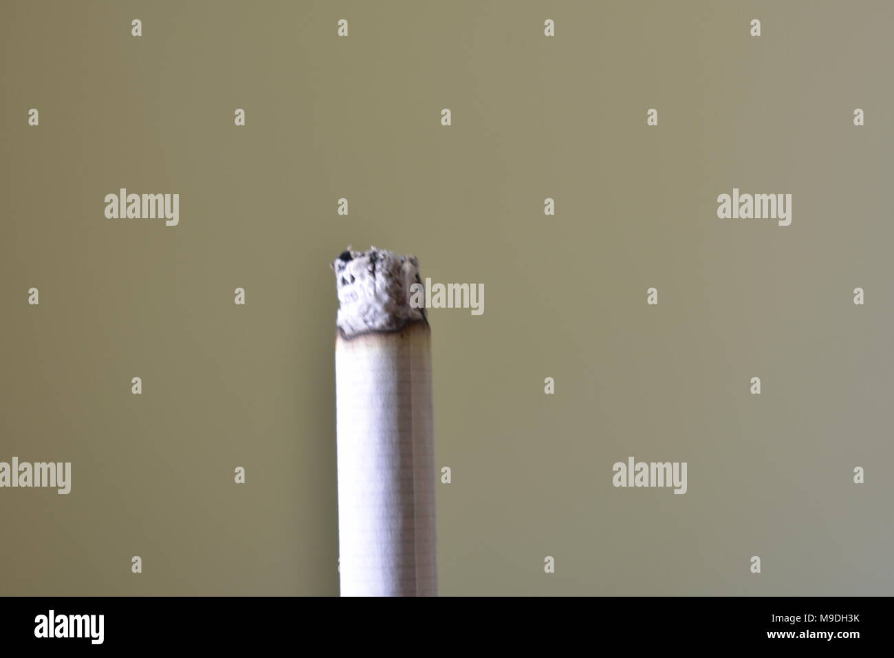 Burning cigarette hi-res stock photography and images - Alamy