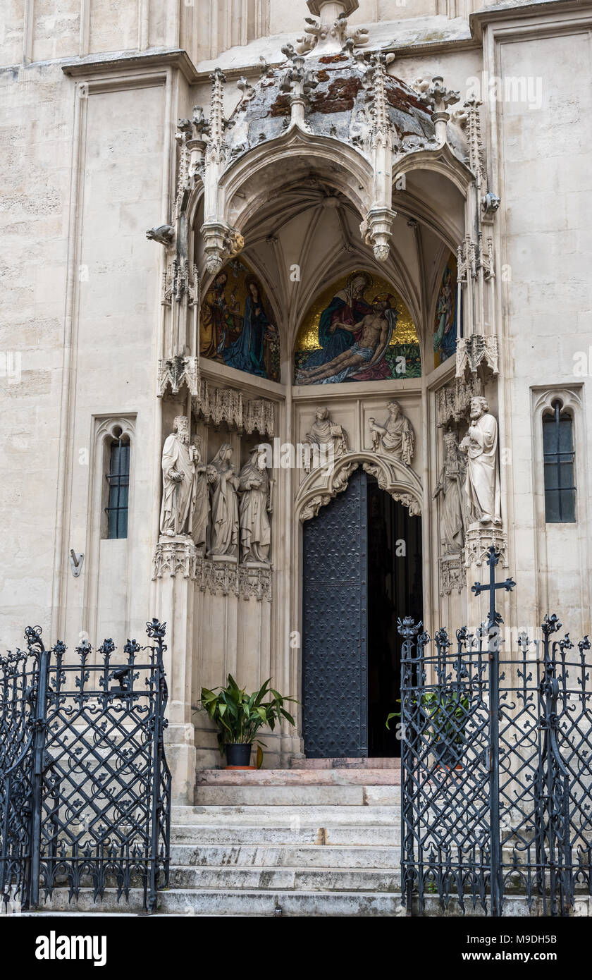 Side door of St. Stephen's Cathedral, Vienna Stock Photo - Alamy