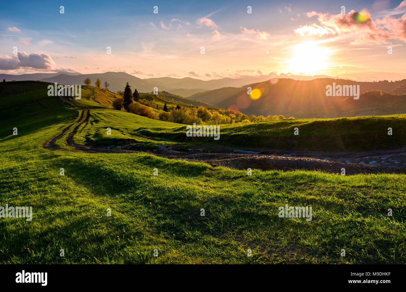 Winding mountain path hi-res stock photography and images - Alamy