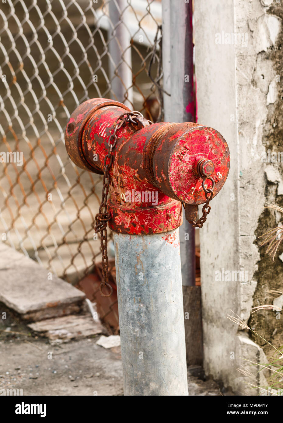Old fire hydrant hi-res stock photography and images - Alamy