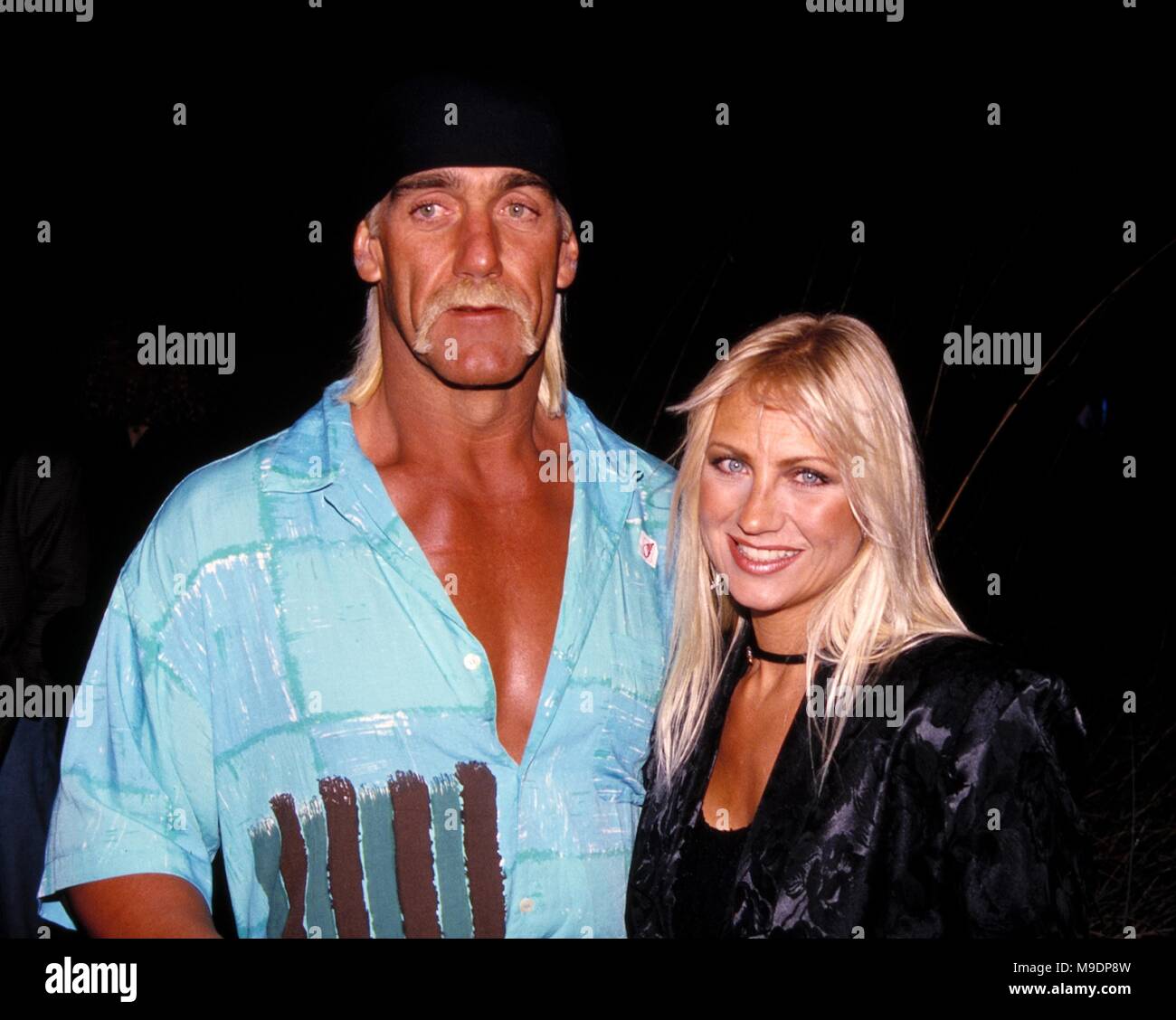 HULK HOGAN JAN. 1994 WITH HIS WIFE N.A.T.P.E. TV CONVENTION MIAMI ...