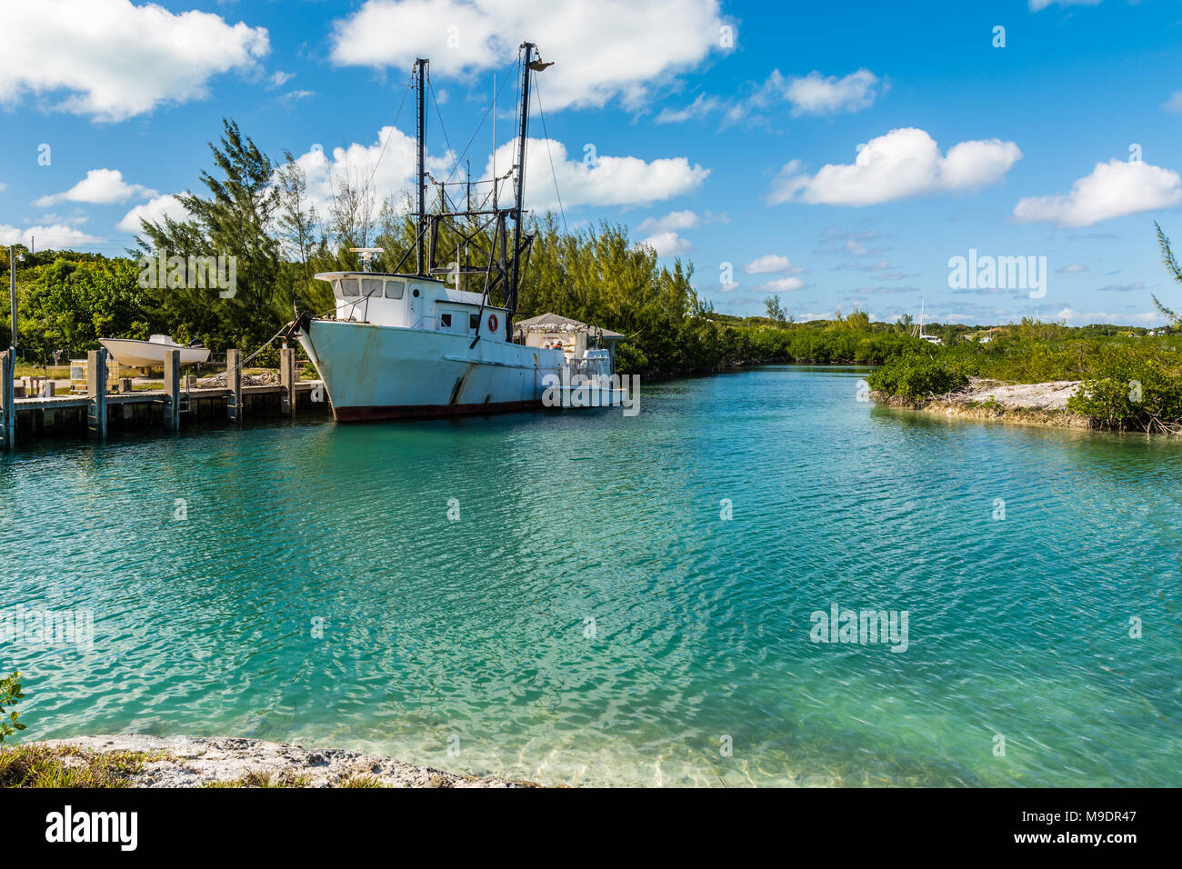 Bahamian Island View of Turquoise ocean showing sail boats on the water ...