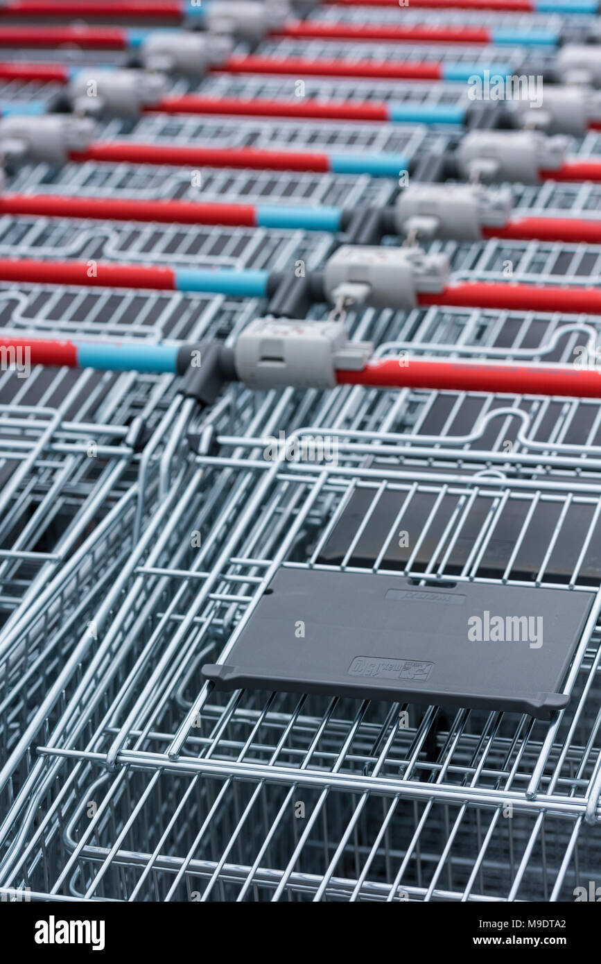 Retail establishment hi-res stock photography and images - Alamy