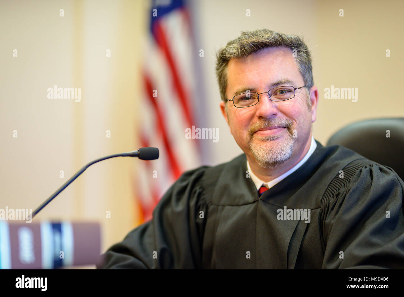 American judge hi-res stock photography and images - Alamy