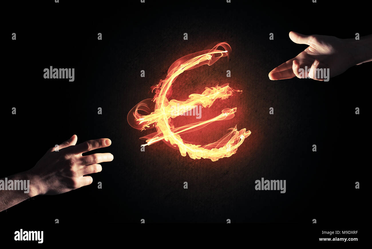 Fire glowing euro sign hi-res stock photography and images - Alamy