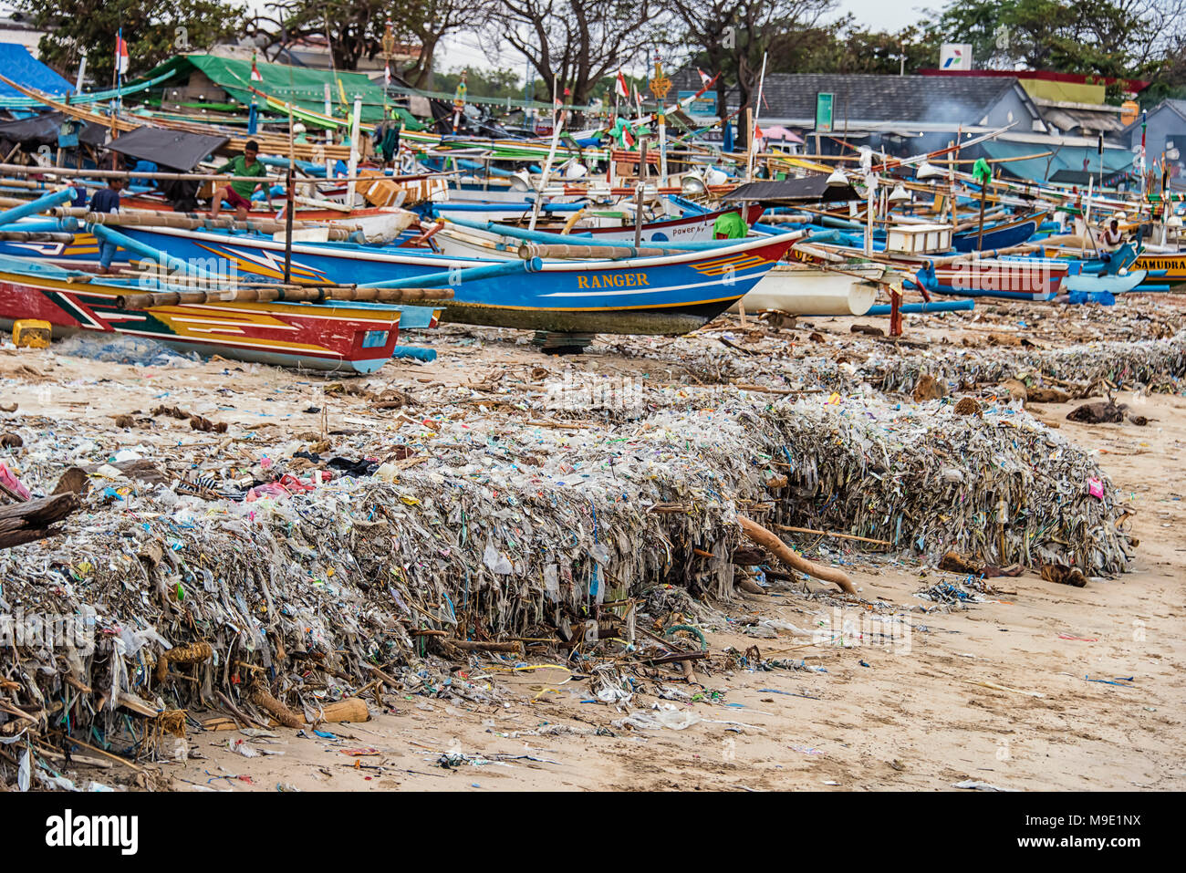 Coastline pollution hi-res stock photography and images - Alamy