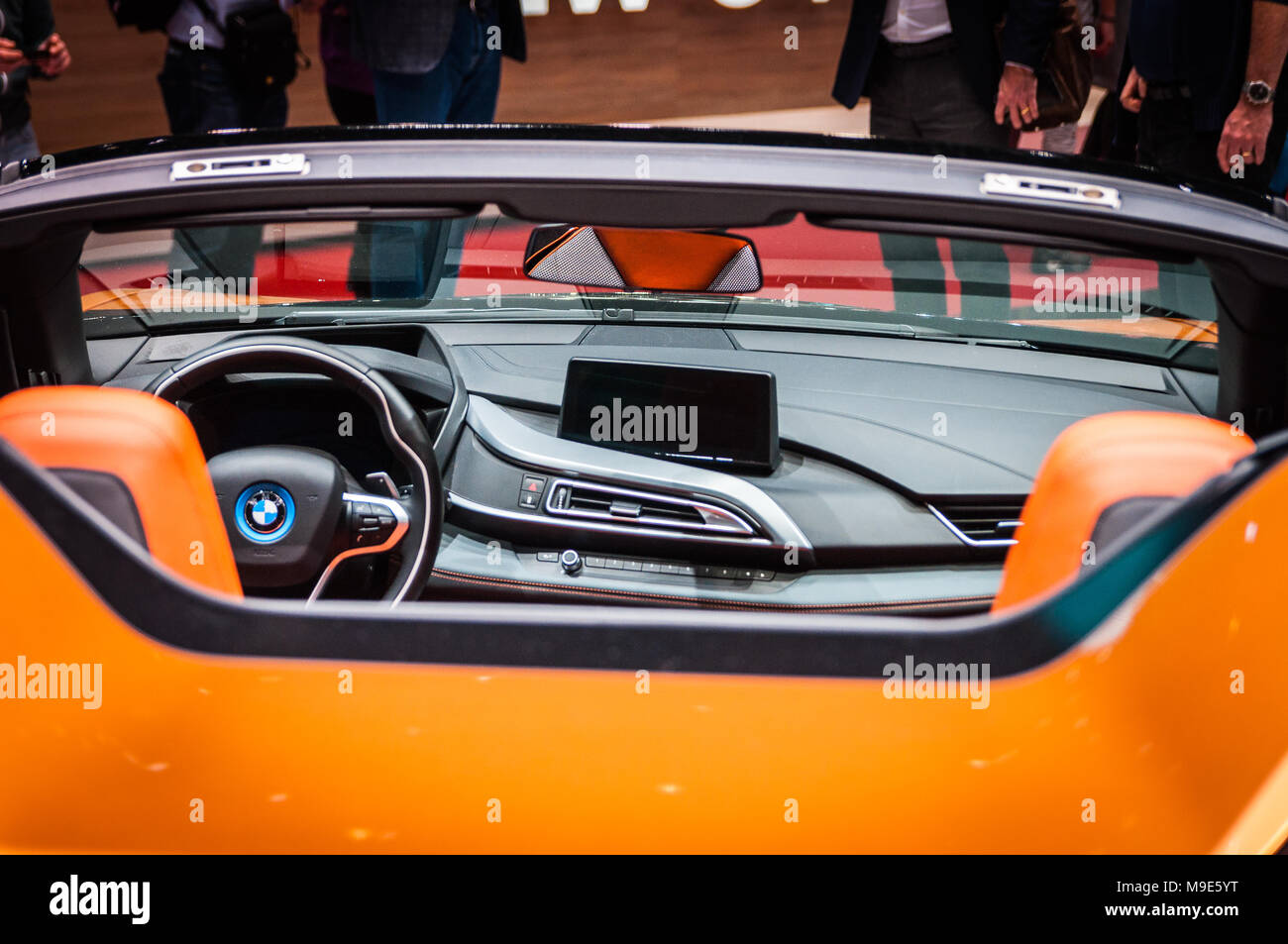 Bmw i8 racing car hi-res stock photography and images - Alamy