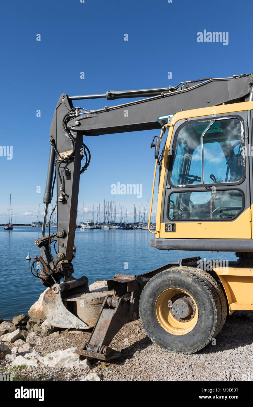 Wheeled excavator hi-res stock photography and images - Alamy