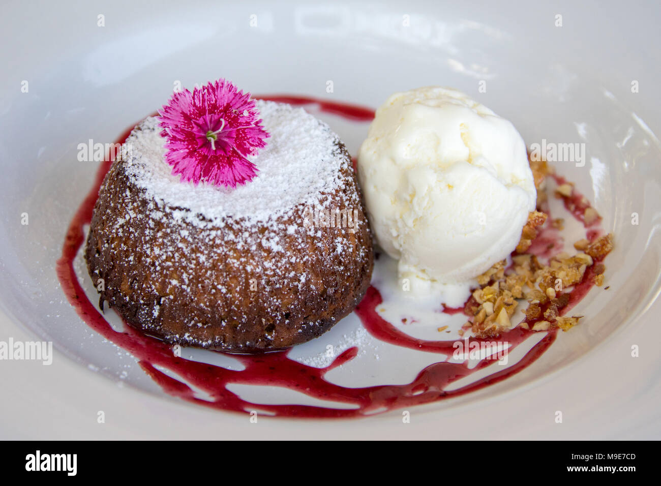 Cream caramel volcano and vanilla ice cream, Choco Bistro, Colonia del ...