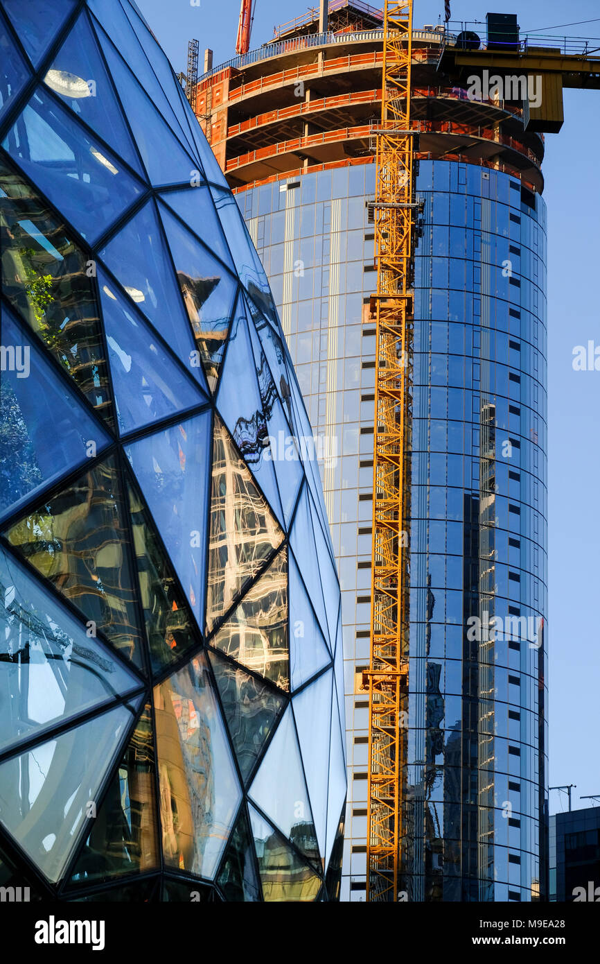 Skyscraper going up hi-res stock photography and images - Alamy